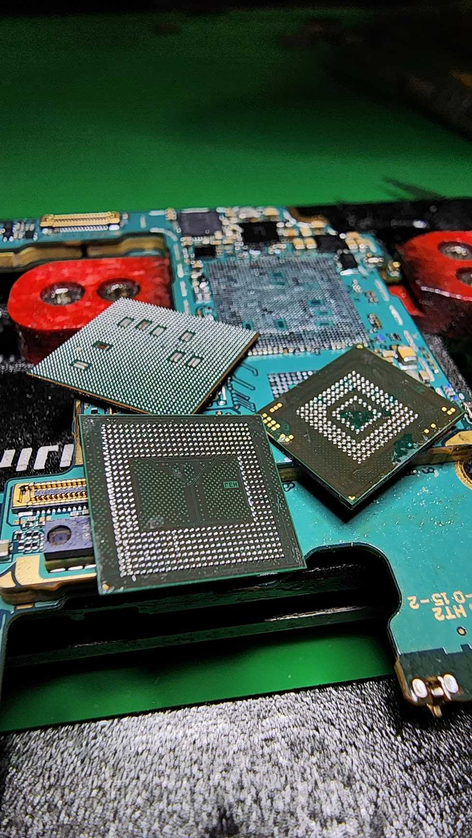 Shared post - Galaxy S22 Ultra CPU Swap But Swipe Pattern Isn't Working